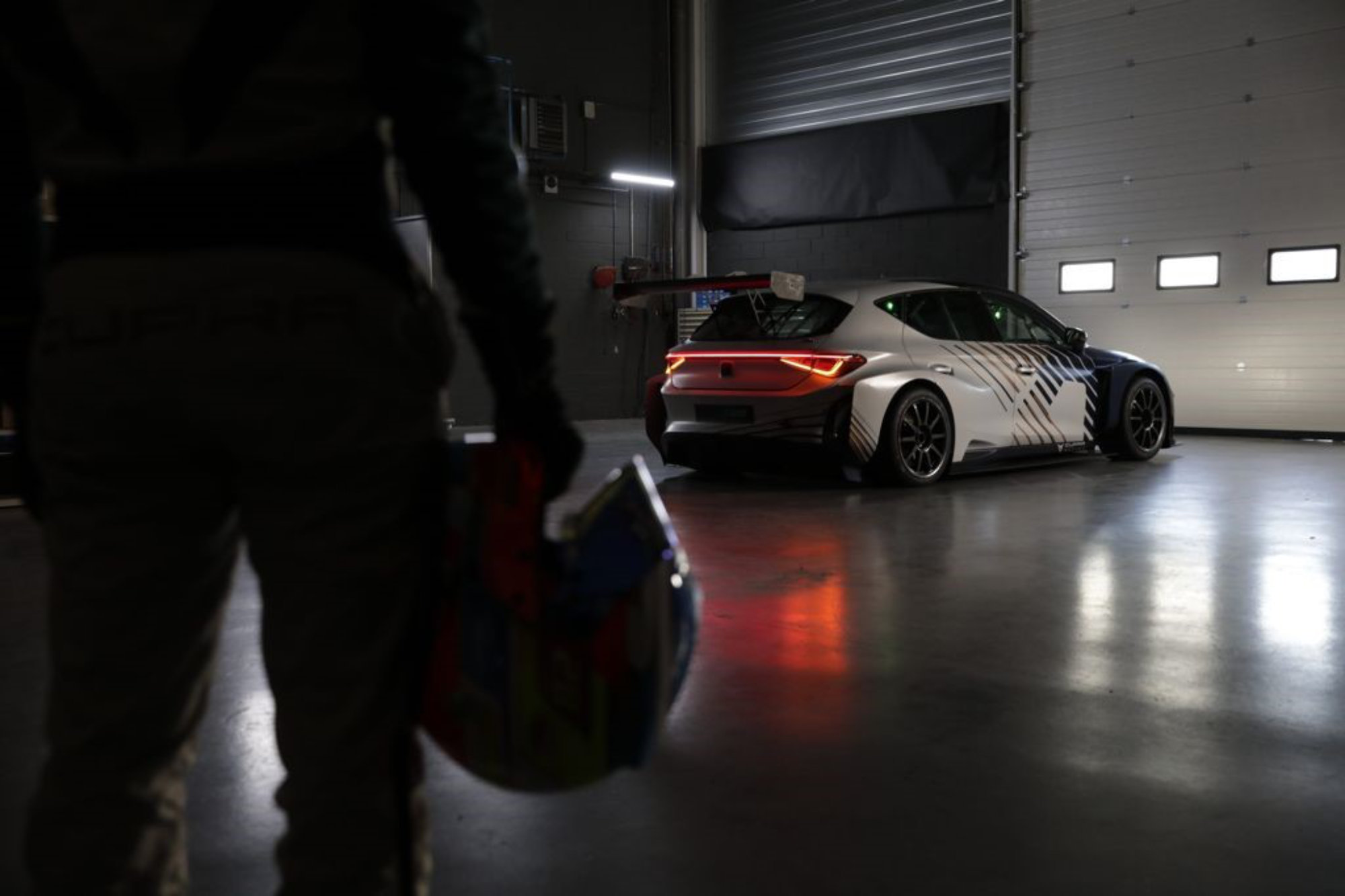 CUPRA joins touring car racing in the world's first 100% electric ...
