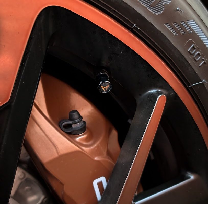 CUPRA Logo Black Valve Caps - Set of 4 - SEATCUPRA.NET | SEATCUPRA.NET